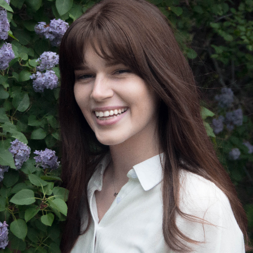 Learn English with Adleigh - Paris: Hey there! My name is Adle...