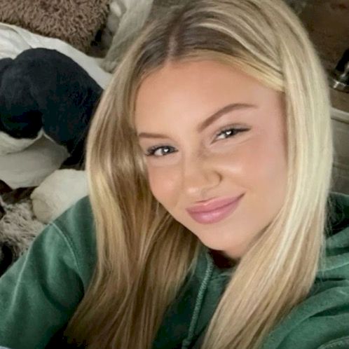 Learn English with Amy - Manama: Hello! My name is Amy, and I ...