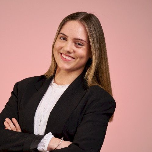 Learn English with Anna - Paris: Hi everyone, I’m Anna! I am...