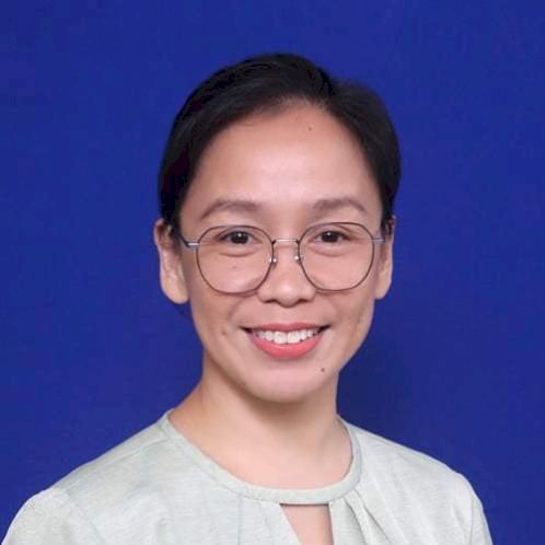 Learn Filipino with Charito - Manila: Hello! My name is Chat,