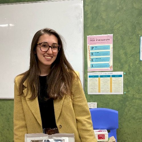 Learn Italian with Flavia - Siena: Cześć! My name is Flavia,...