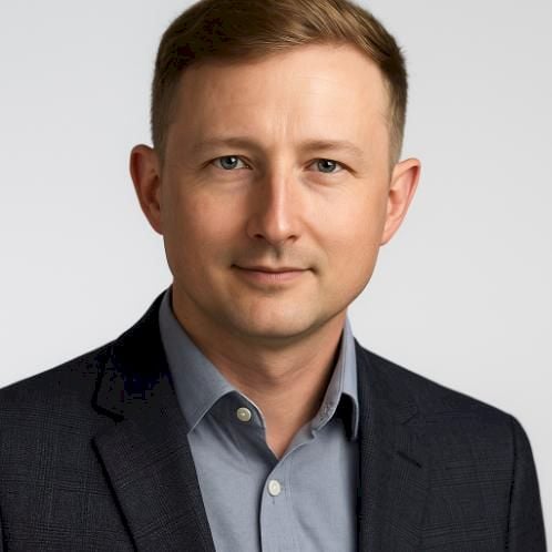 Learn English with Mr. Martyn - Hanoi: Hi! I’m Martyn, a Bri...