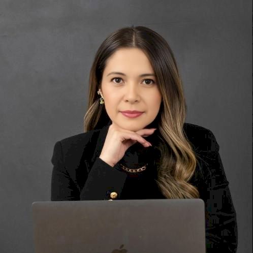 Learn Filipino with Shahani - Manila: Hi. I'm Shahani Grimaldo...