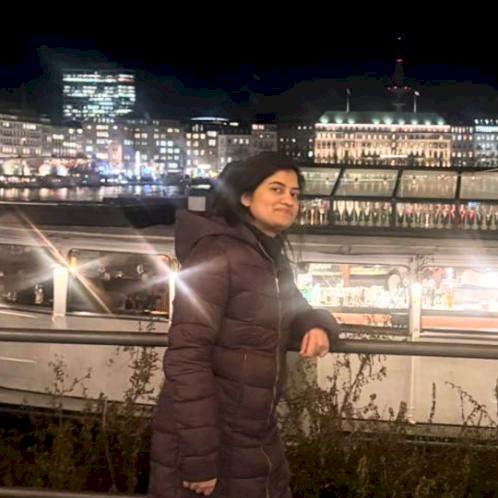 Learn English with Simran - Hamburg: I am a graduate in Englis...